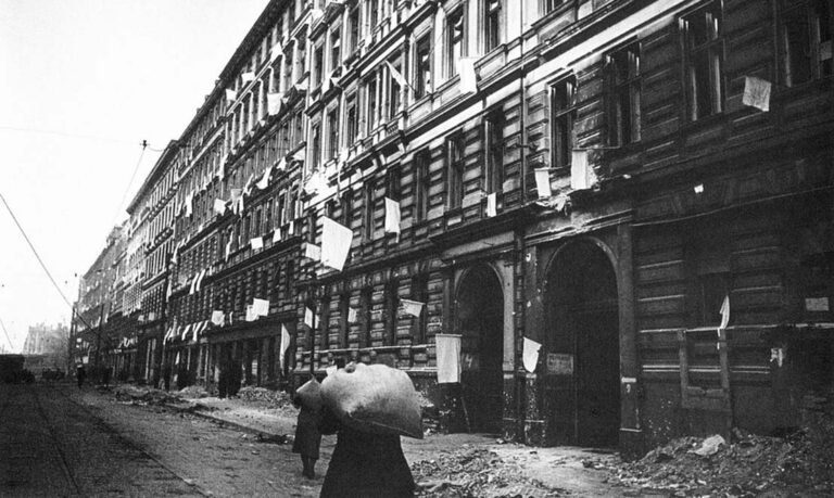 The Battle Of Berlin: April 25th 1945 - Berlin Is Encircled & The ...